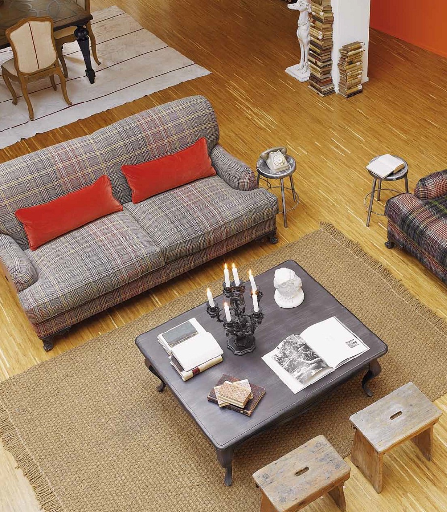 Double sofa on figured legs and decorative pillows, Chelini - Luxury ...