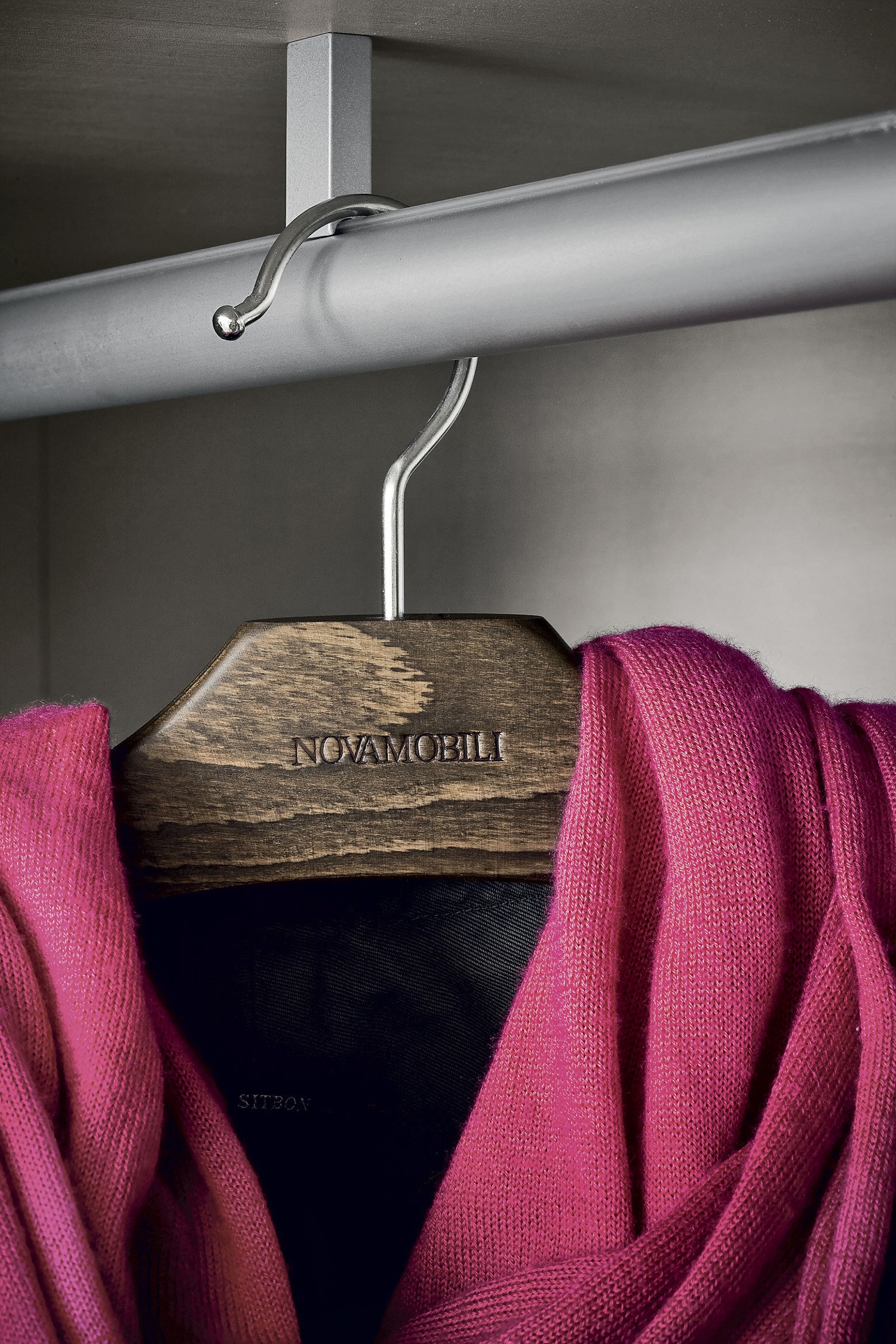 Walk-in closet system with wooden case MDF Offset, Novamobili - Luxury ...